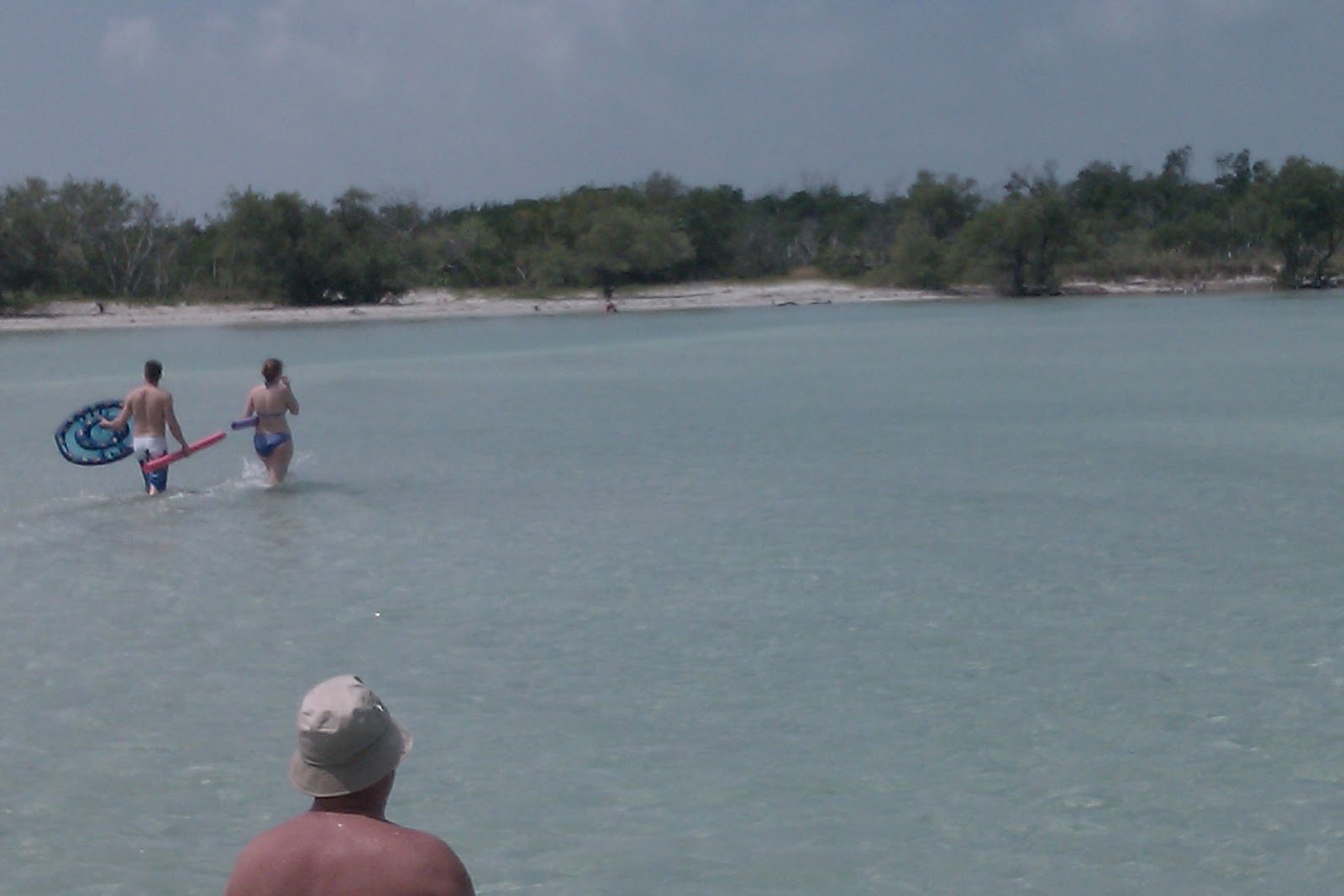 Bahama Bob's Rumstyles: Rumstylin at Snipes Point.