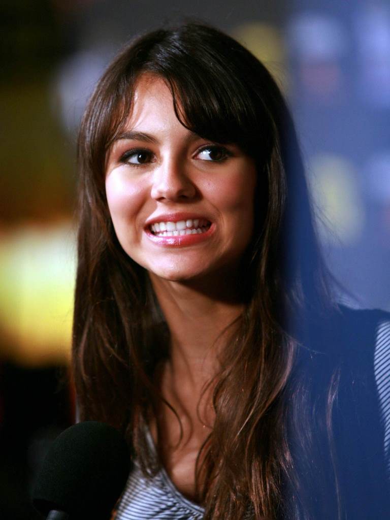 Victoria Justice // Best Buy Presents 'Guitar Hero World Tour' VIP ...