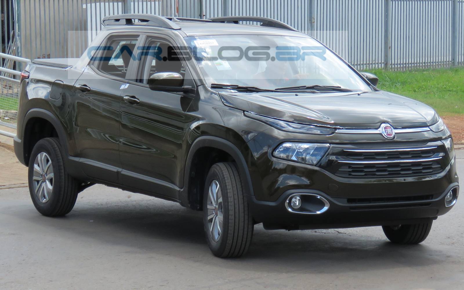 Fiat Toro: vídeo, fotos, preços, consumo e detalhes