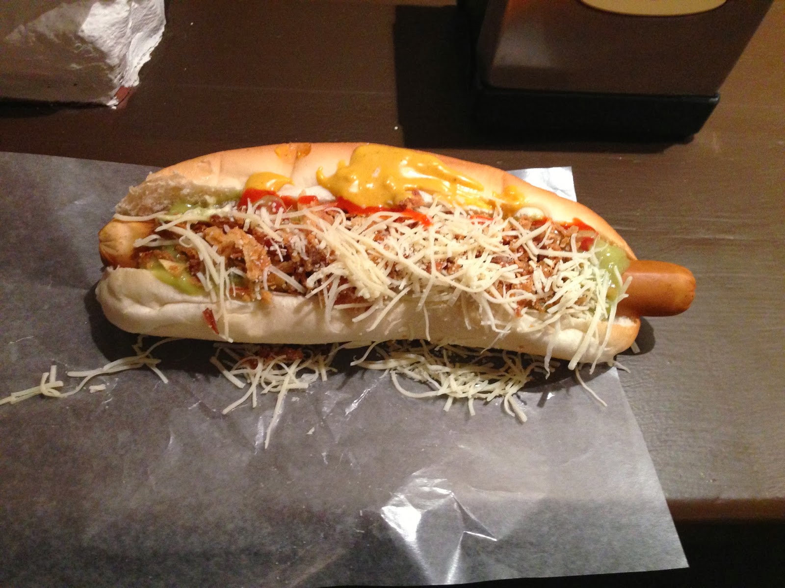 The Dog is hot, your Barcelona's hot dog! | BELLE Barcelone