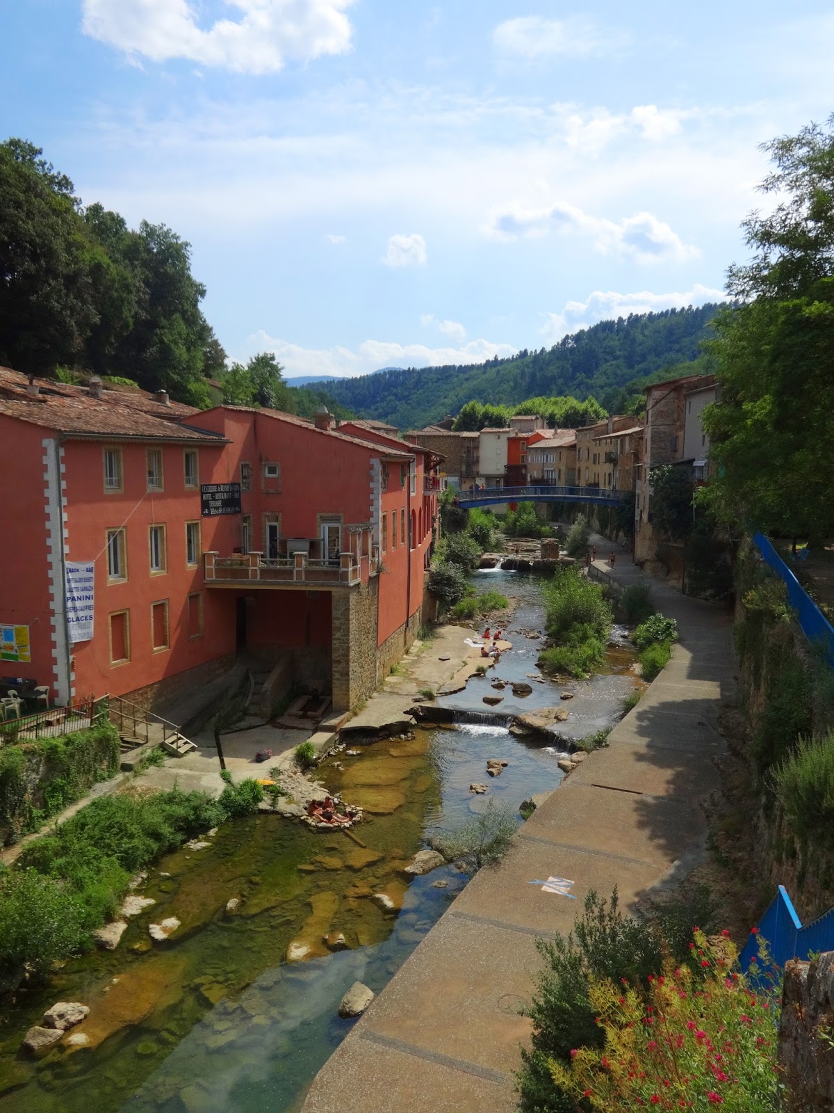 Shake your bones: Visitando los alrededores de Arques…