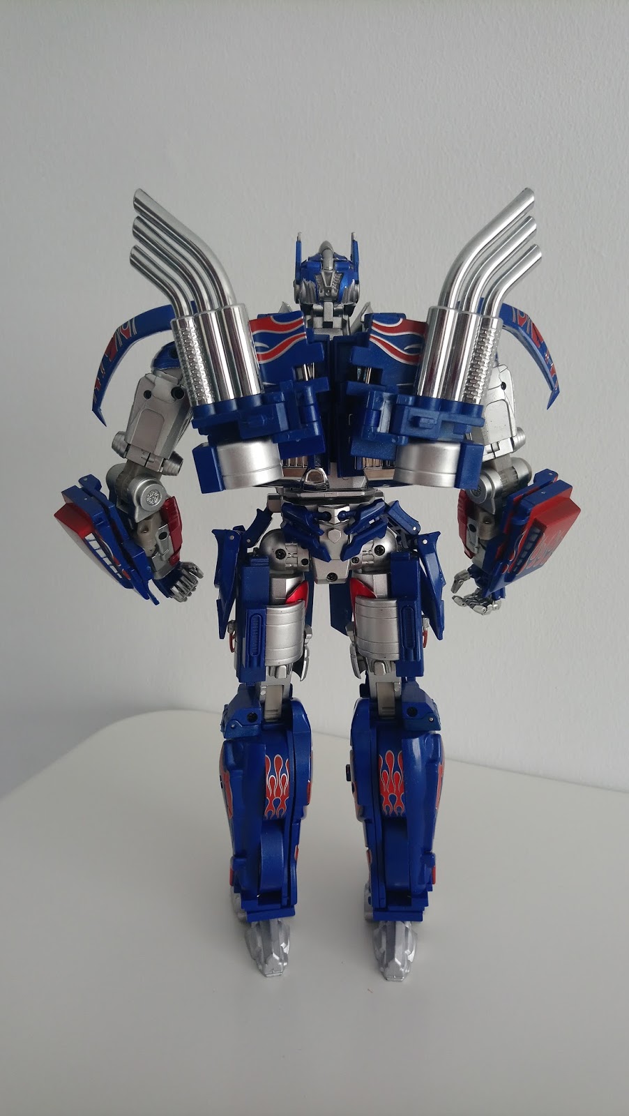 Transformers Yetmodark: Alien Attack : El Cid, "NO" Optimus prime caballero