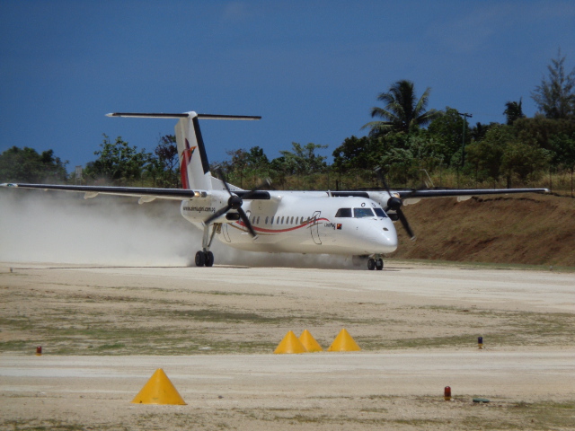Wandering ATR Aviator: Lihir Island Airport, PNG activity
