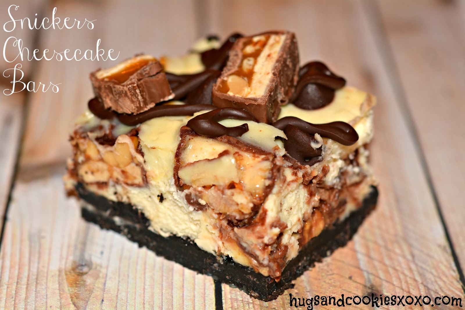 SNICKERS CHEESECAKE BARS ON AN OREO CRUST - Hugs and Cookies XOXO