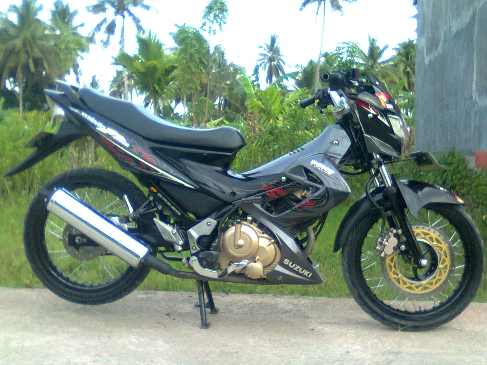 D'vairez sevenfold: Satria Fu hyperunderbone