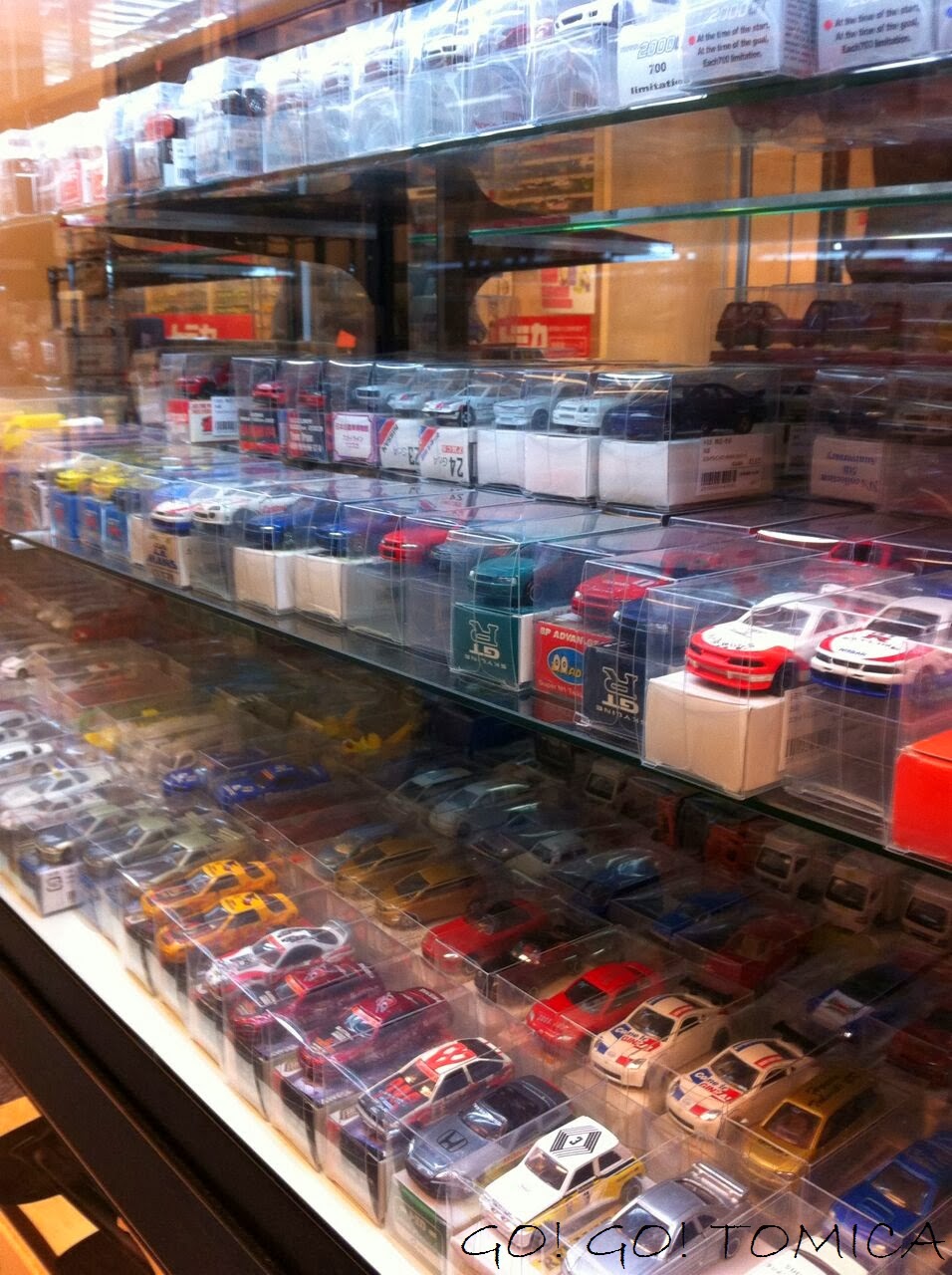 Go! Go! Tomica: Japan 2013 Toy Car Shopping