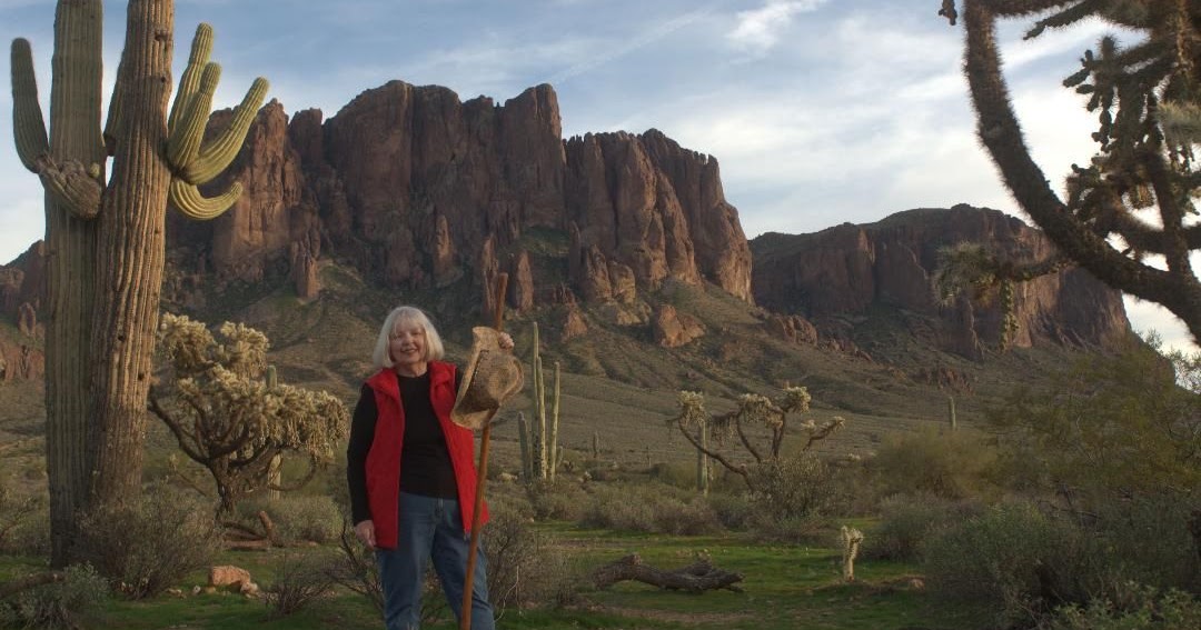 Jungle Red Writers: WHO'S IN CHARGE HERE?