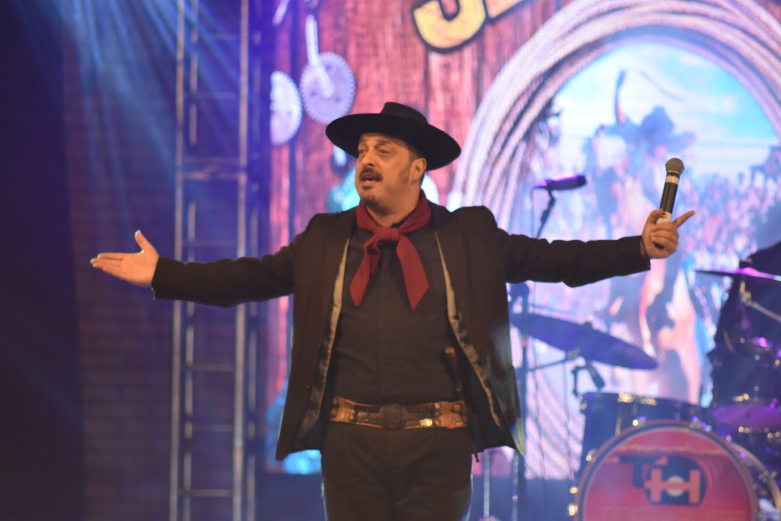 Cristiano Quevedo: o cantor nativista da primeira capital do Rio Grande ...