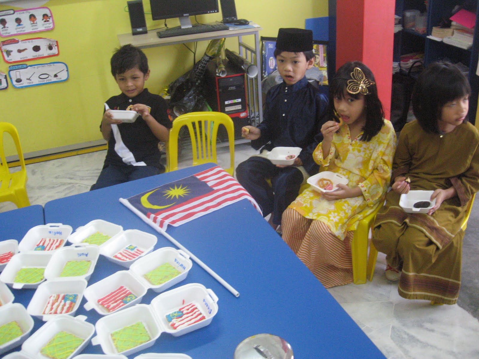 Tadika Sinaran Intelek: Merdeka Raya And Happy Malaysia Day