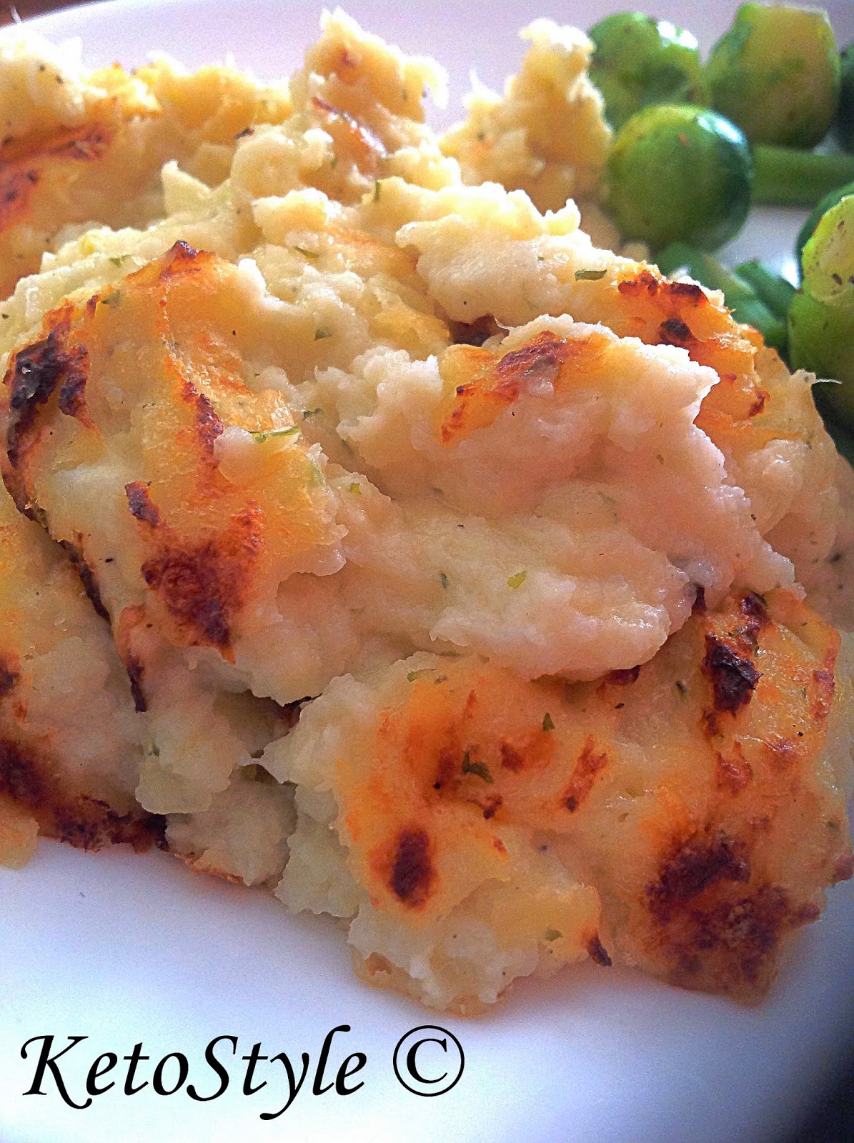 KetoStyle : Cheesy Cauliflower & Onion Pie