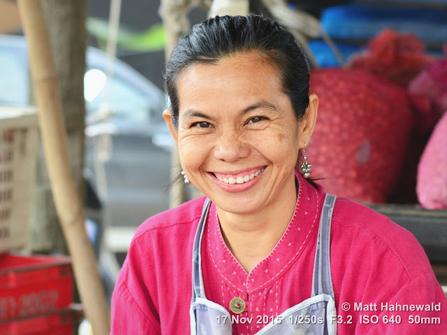 Facing the World: Catching the Thai Smile