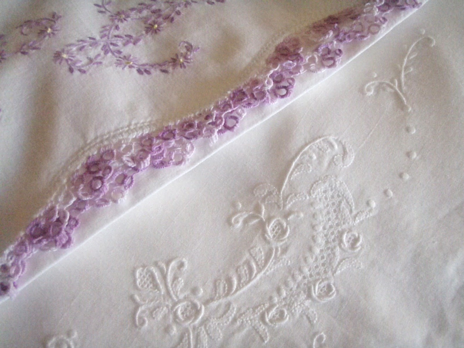 Cabin & Cottage : A Little Linen Love