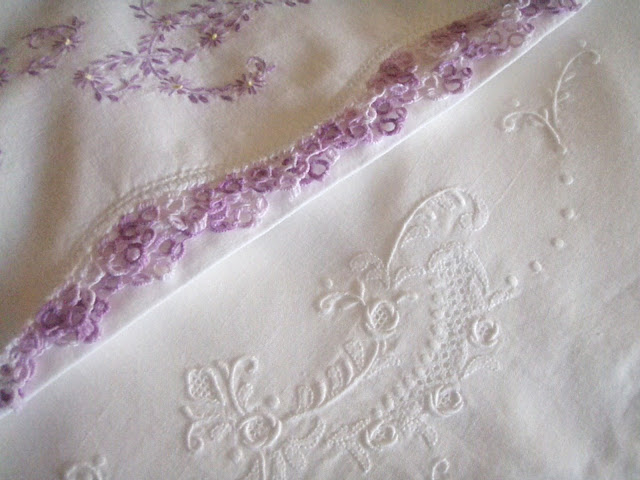 Cabin & Cottage : A Little Linen Love