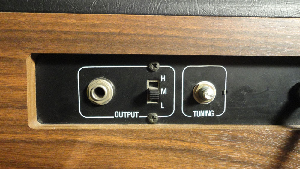 MATRIXSYNTH: Roland SH2000 Synthesizer SN 526379