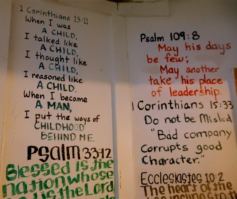 The 99 Cent Chef: Windward Shore & Keneke Grill - Hawai'i Travelogue Video