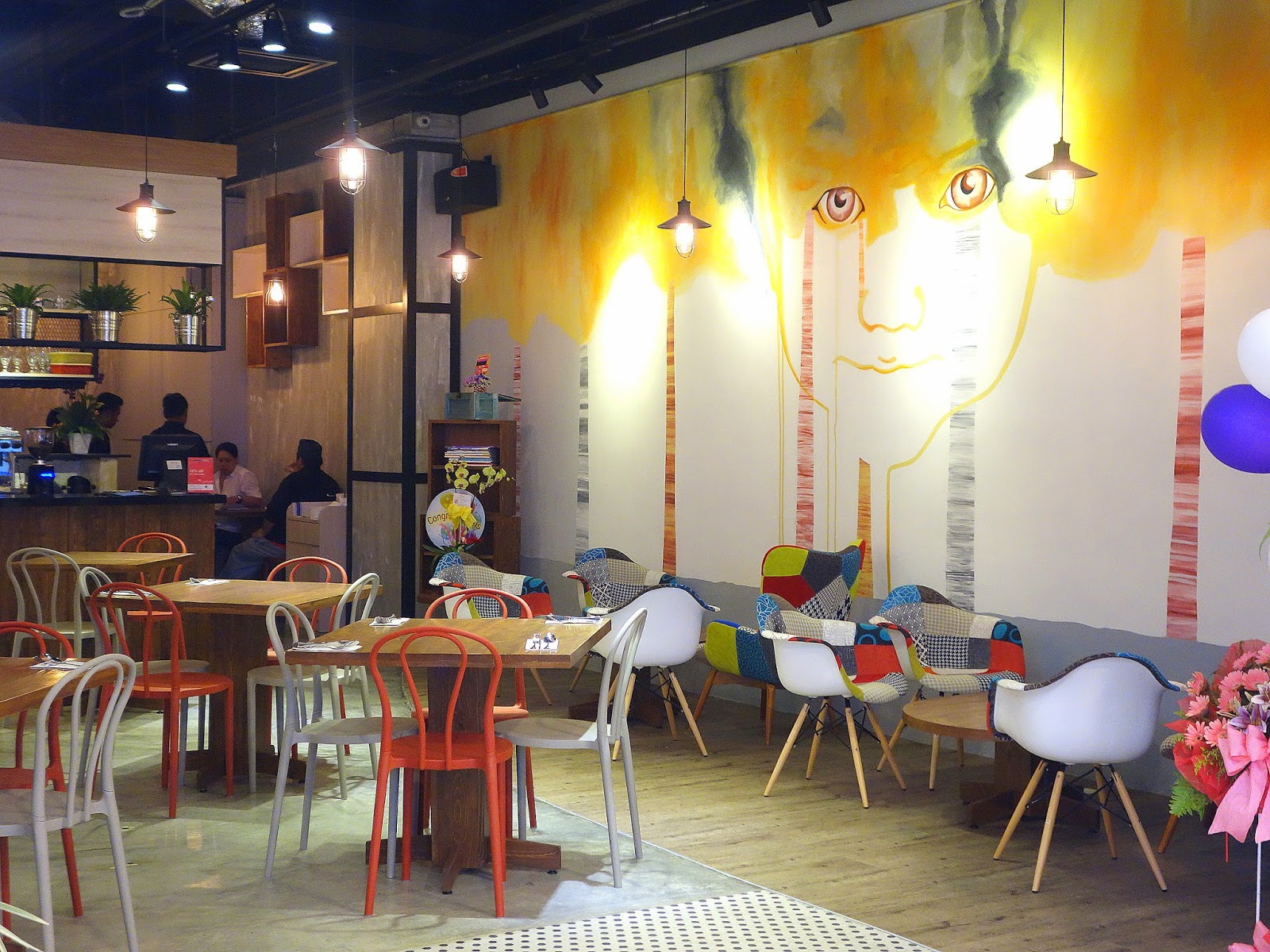 Kudos to the artistic talents who constructed this tastefully colourful ...