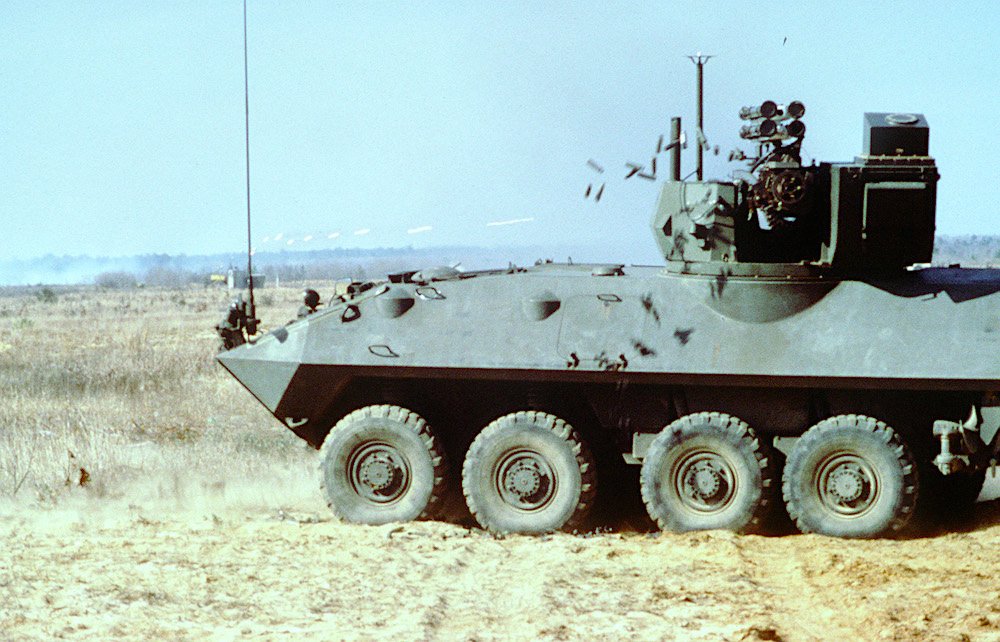 СТАЛЬ И ОГОНЬ: СОВРЕМЕННЫЕ И ПЕРСПЕКТИВНЫЕ ТАНКИ: LAV-AD