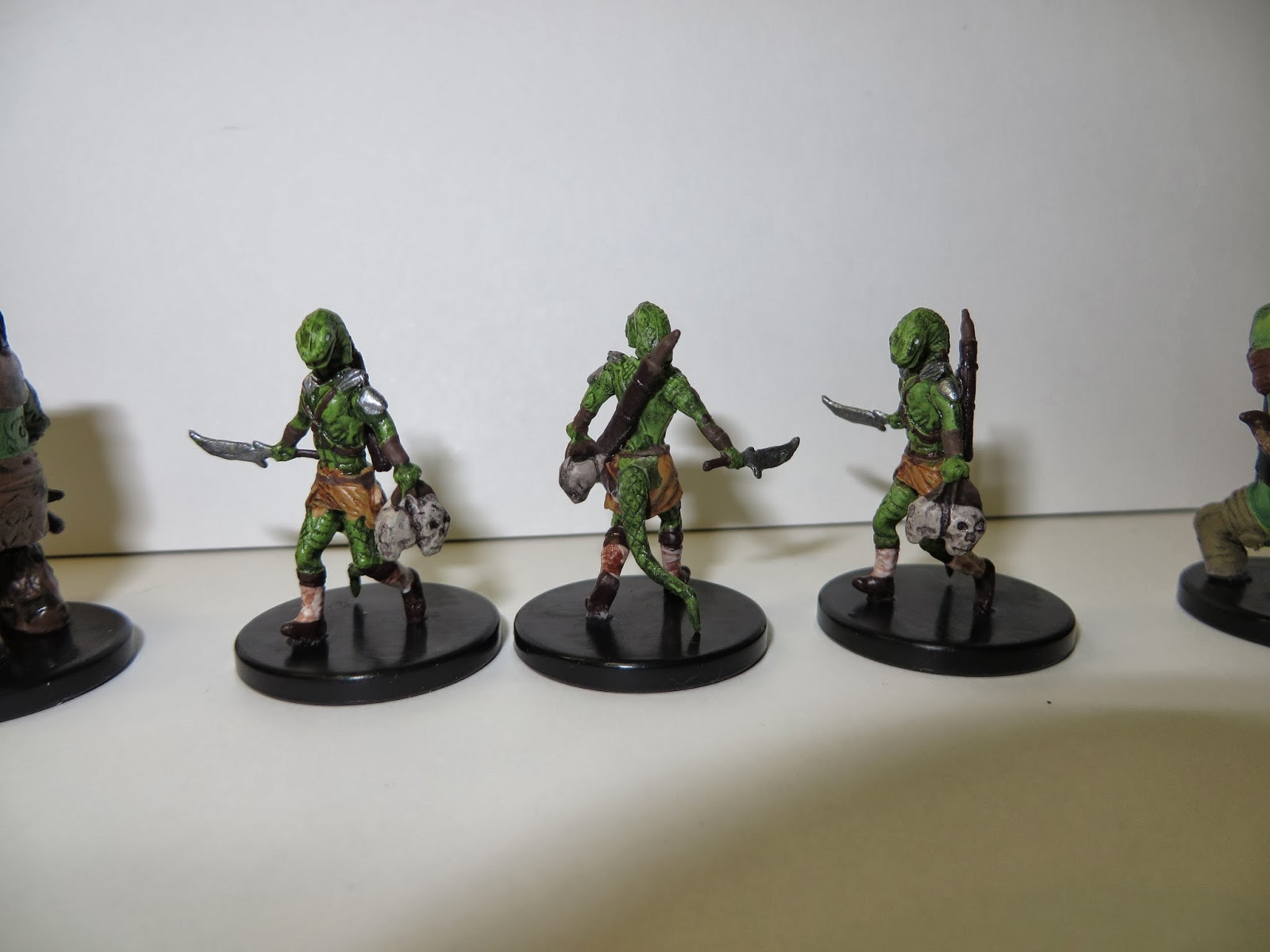 Real Minis: Pathfinder Battles wizkids Legends of Golarian in hand review