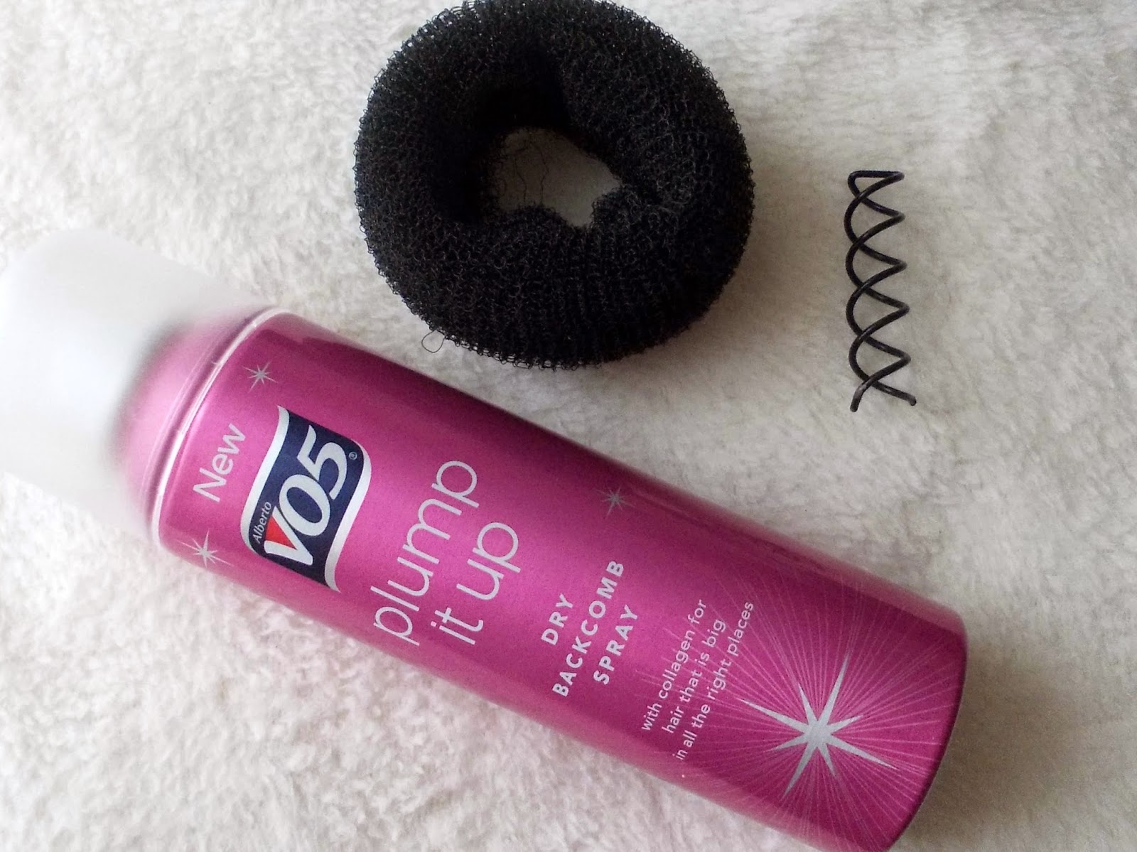 Coltul Cameliei: VO5 Plump It Up Dry Backcomb Spray