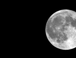 Center Your Health: Take a Full Moon Bath