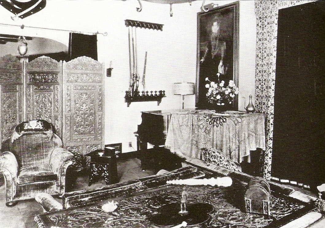 My Love Of Old Hollywood: Hollywood at Home: Rudolph Valentino's Falcon ...