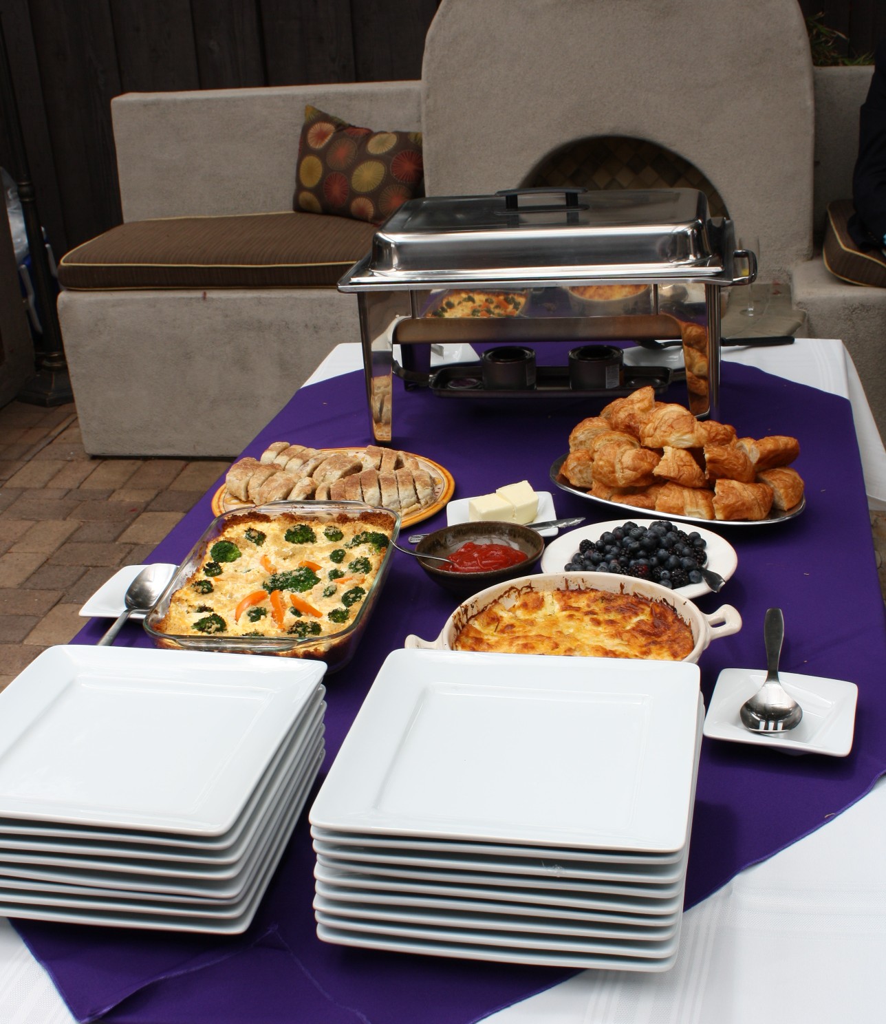 Party Productions: Banquet Tables Make for an Intimate Gathering