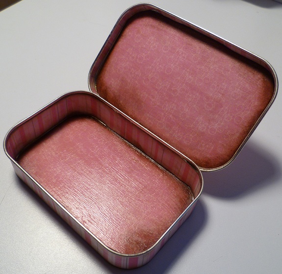 Jen's Uncharted Territory: Decorated Altoids box