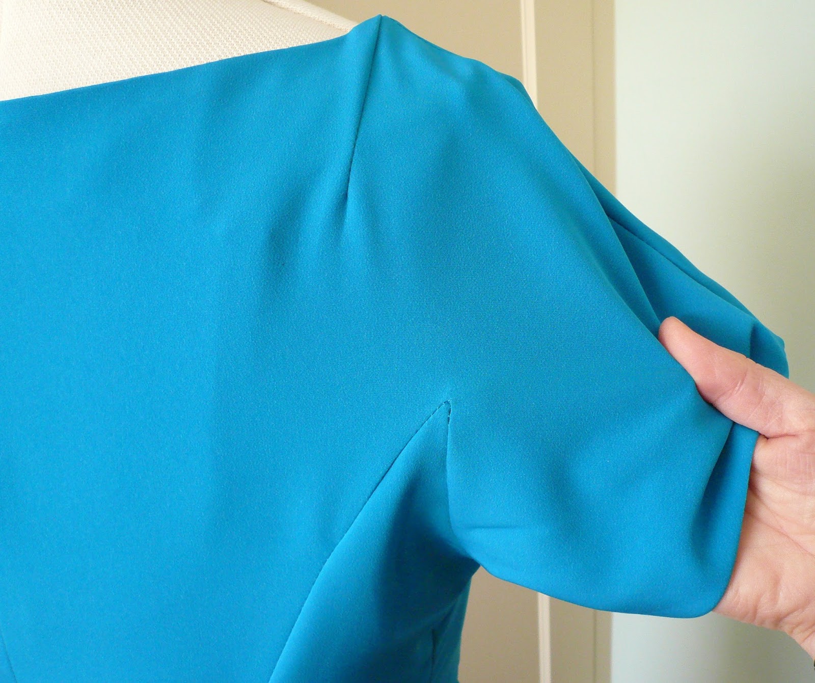 Handmade Jane: Tutorial - how to insert underarm reinforcement squares