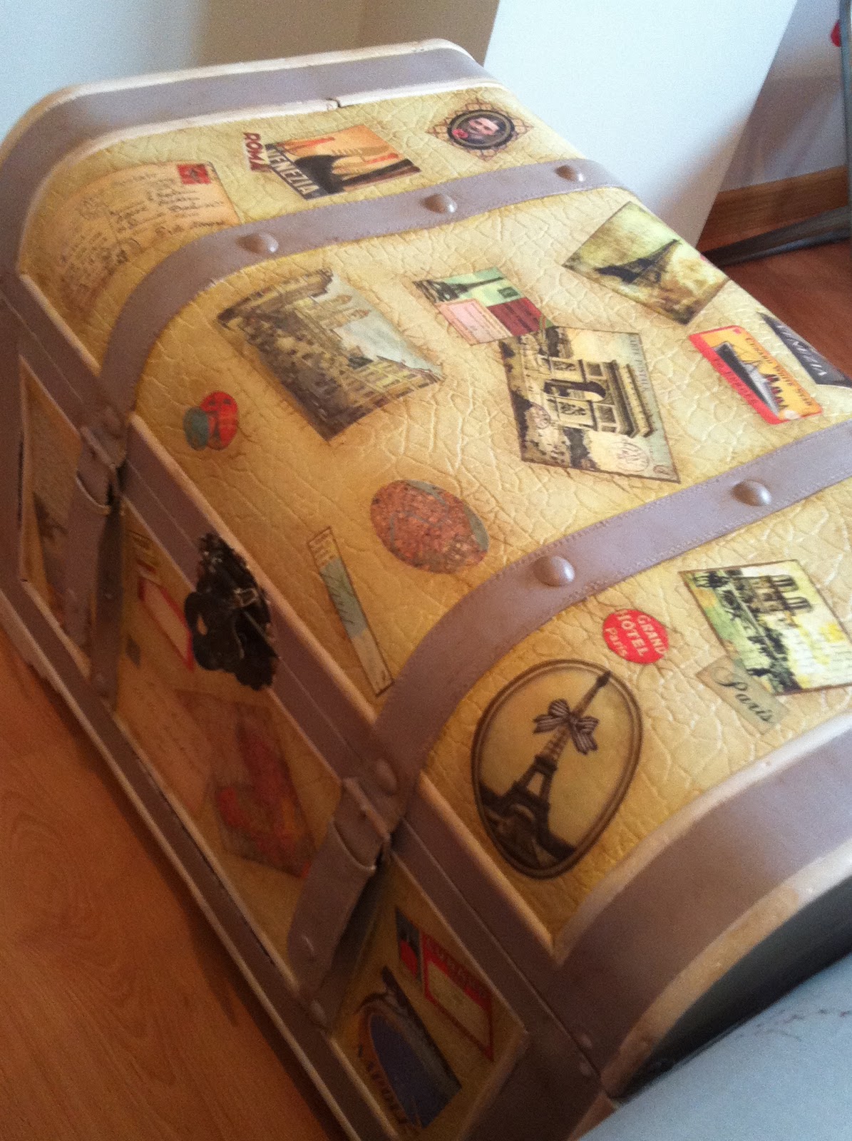 El Taller de Catón: UN BAÚL MUY VIAJERO