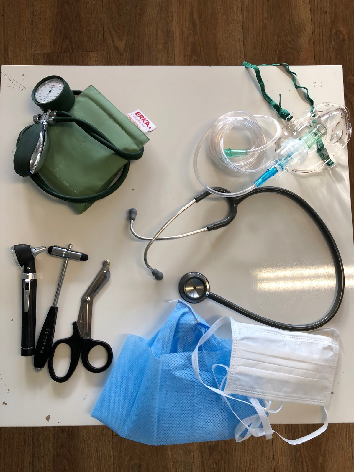 Dagboek van de tweede kleuterklas: Waarneming doktersspullen