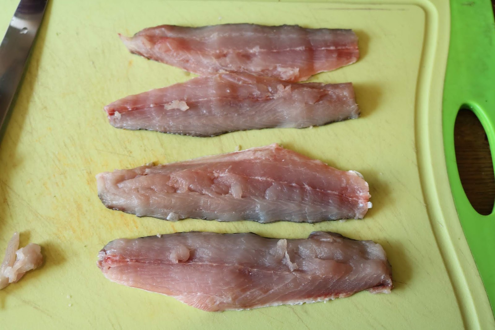 Fisch schuppen und filetieren