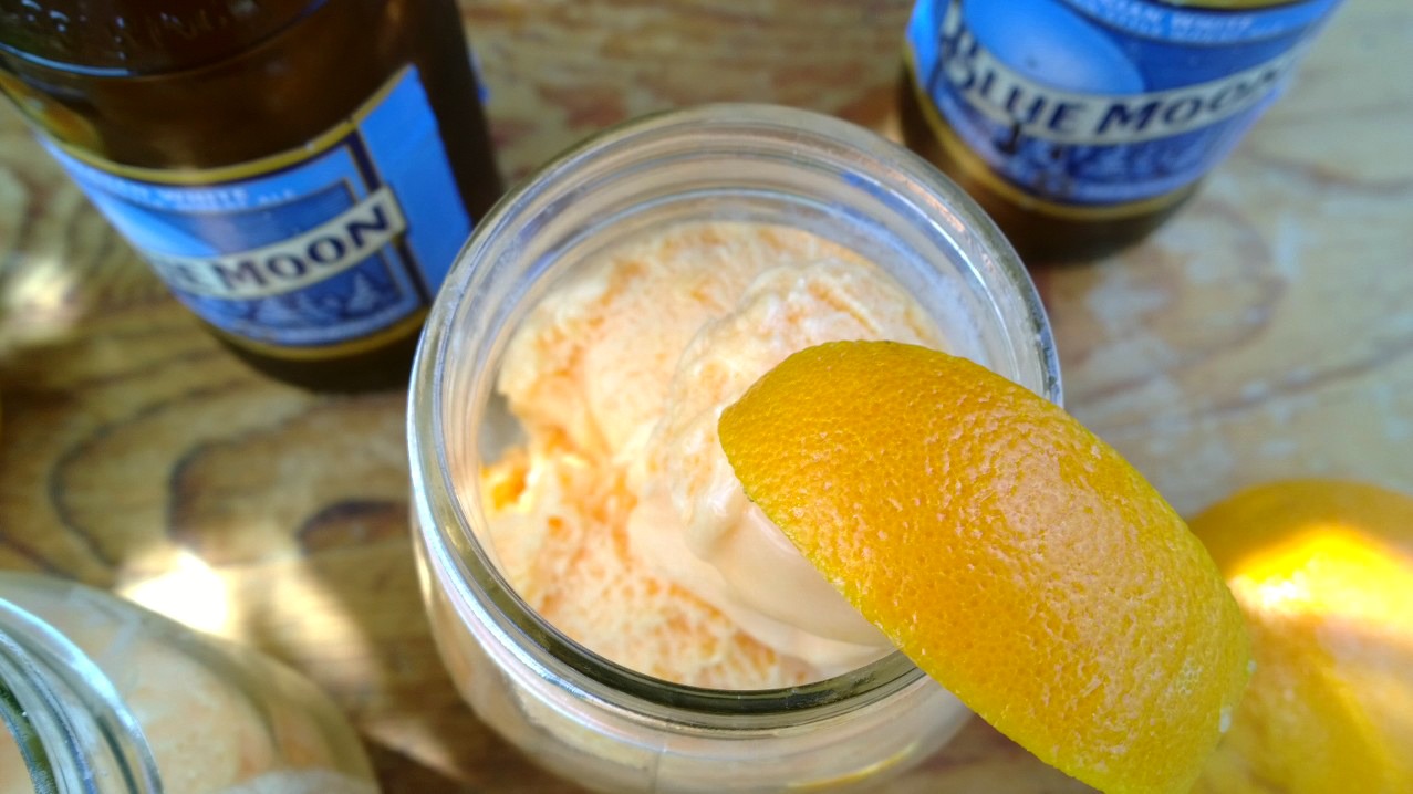 The Style Dossier: Blue Moon Beer Floats - Mason Jar Cocktail