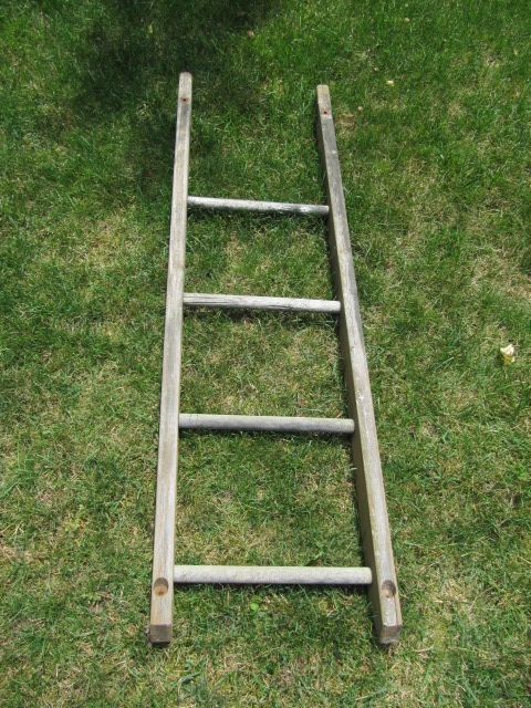 Sew Many Ways...: Tool Time Tuesday...Swing Set Quilt Ladder