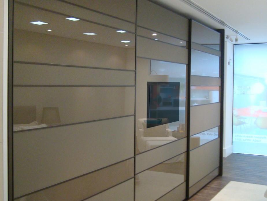 Luare Ambientes Planejados: Tv embutida na porta de correr