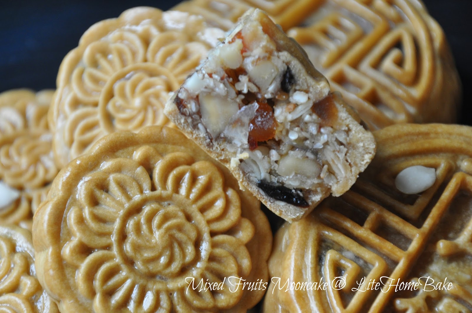 Mooncakes, "Real" Ones this time... ~ Lite Home Bake
