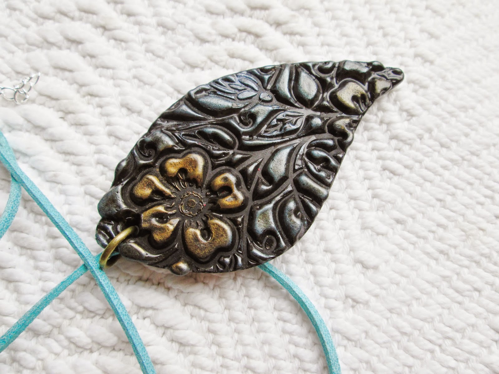 Baubles and Beads: Jewel Enamel UTEE tutorial