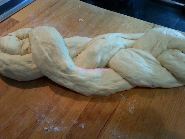 Treccia sbilenca ripiena - Wonky braided bread ~ Foodie in Translation