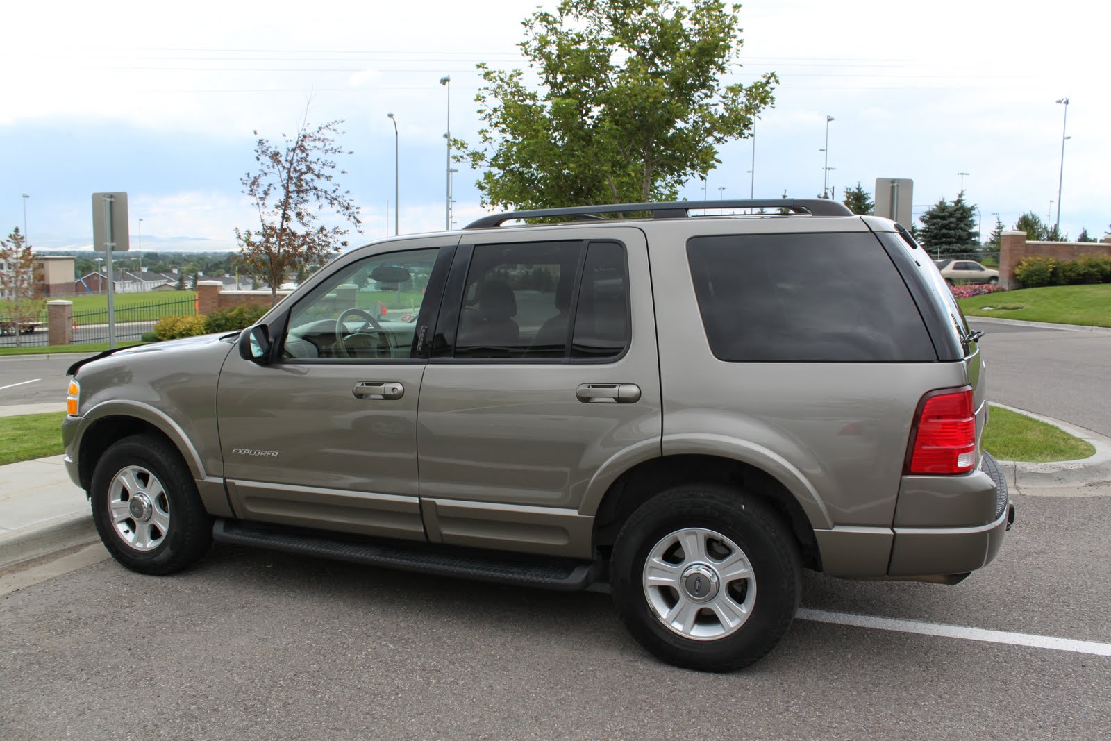 LyonsCarSale: 2002 Ford Explorer Limited Edition For Sale