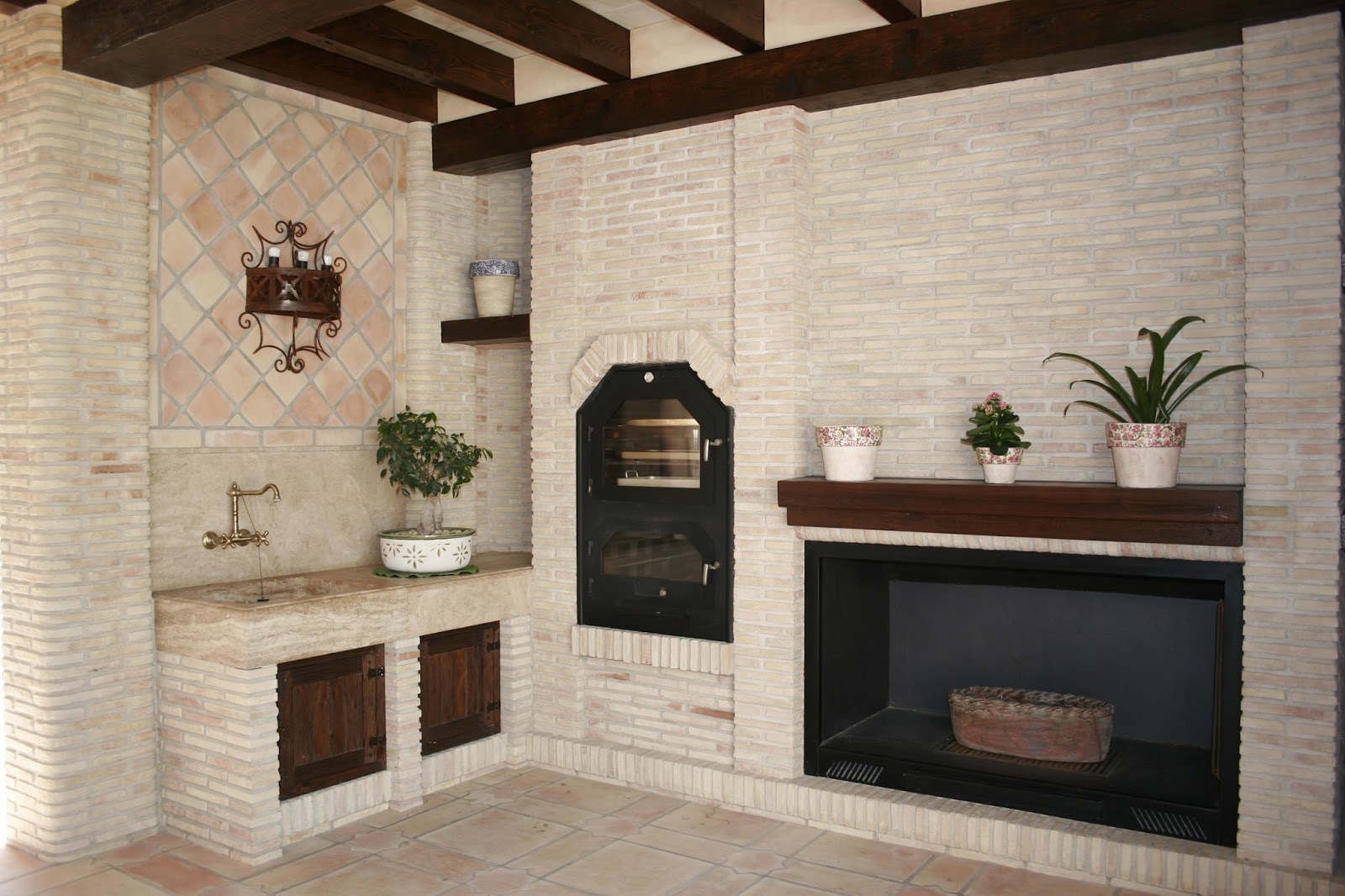 LADRILLOS RÚSTICOS DE BARRO COCIDO. LADRILLO ARTESANAL DE VALENTÍN