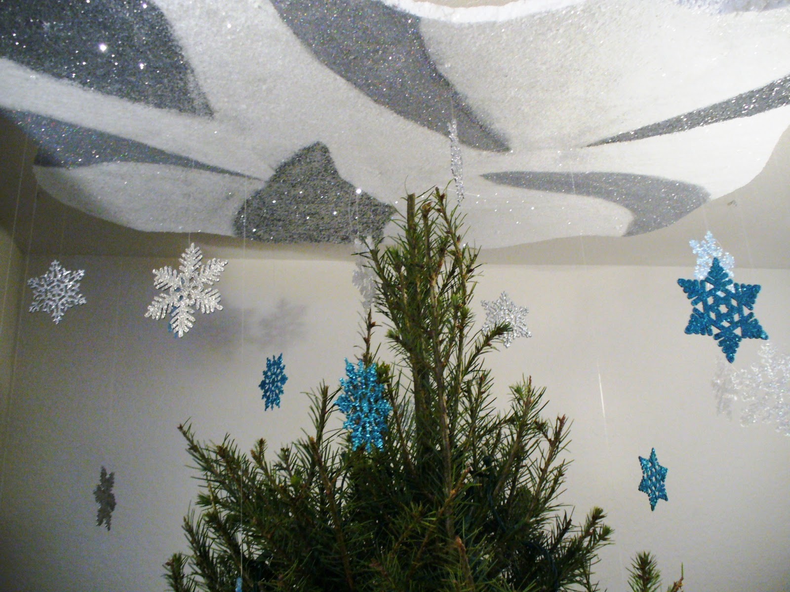 My Snow Flurry Tree Topper - A Sparkly Life for Me