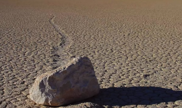 Las piedras que se mueven solas.( IMPRESIONANTE VIDEO ) CAPTADO ... Las piedras que se mueven solas.( IMPRESIONANTE VIDEO ) CAPTADO ...