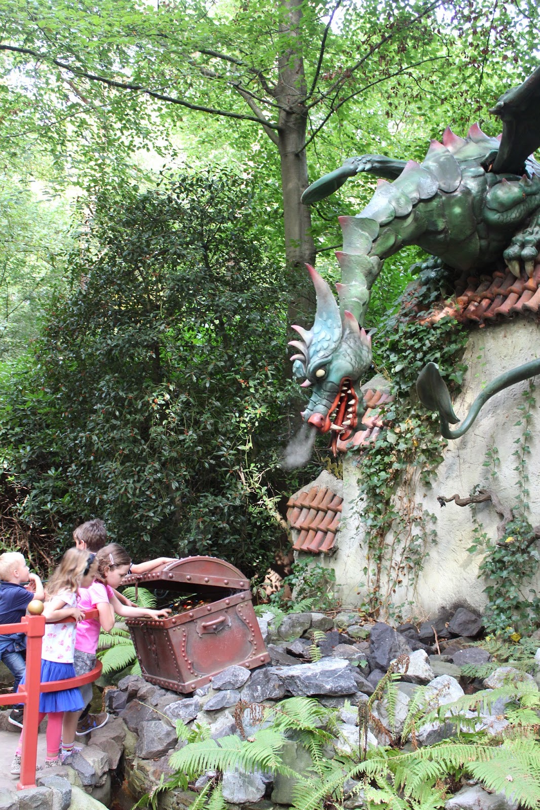 Poppies and Ice-cream: Efteling: land of magic and fairy tales