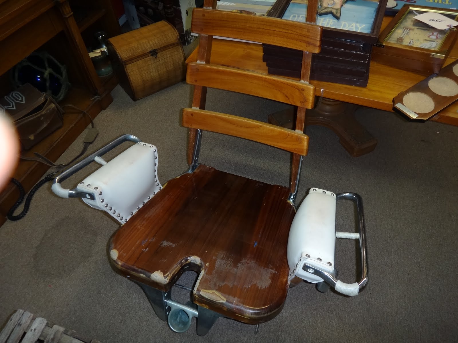 The Official Minney's Yacht Surplus Blog: SWORD FISH FIGHTING CHAIR