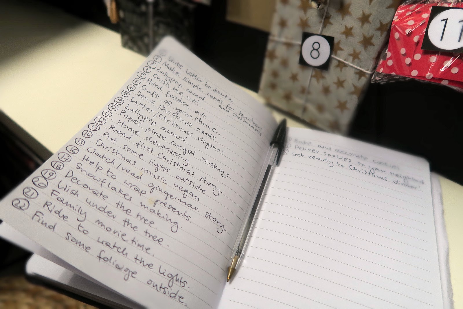 Christmas calendar + free printable | mamaisdreaming.blogspot.co.uk