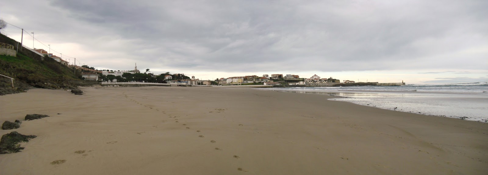 playas y paseos por la costa: PLAYA DE COMILLAS