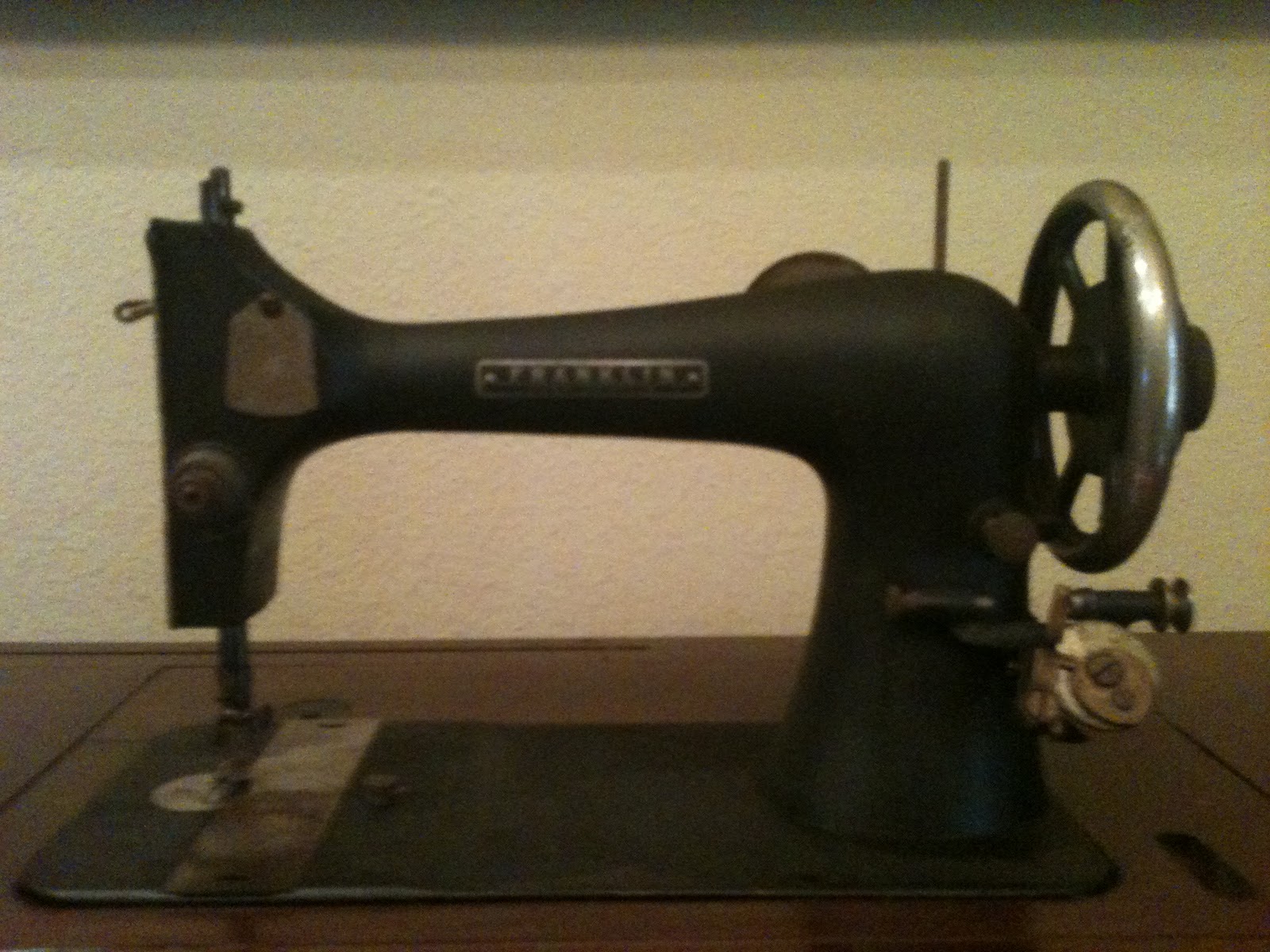 Furniture by MK Designs: FRANKLIN Long Shuttle Sewing Machine 1939 USED ...