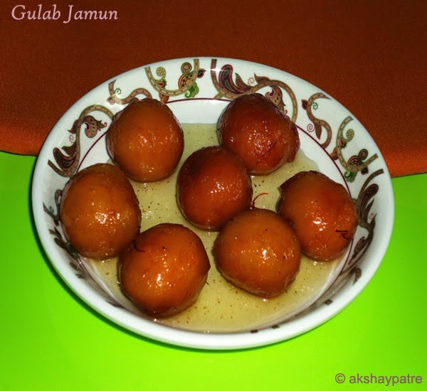 Vidyas Veg Recipes: Khawa gulab jamun recipe - How to make gulab jamun