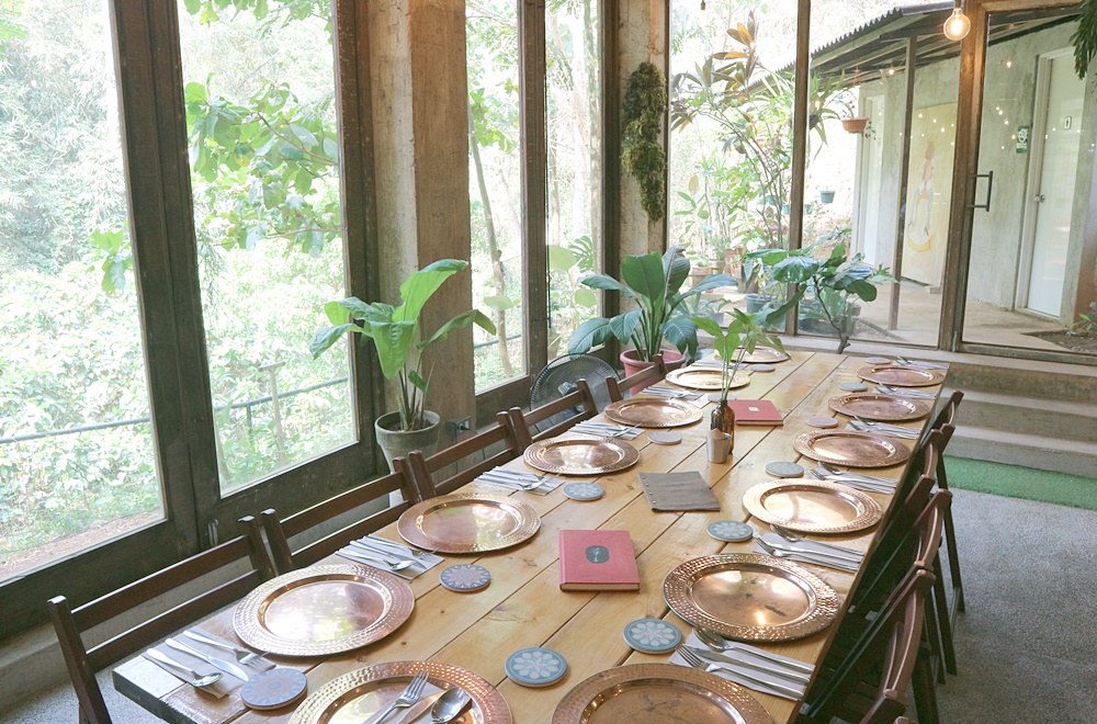 Burrow Café at Antipolo Beehouse | diane wants to write