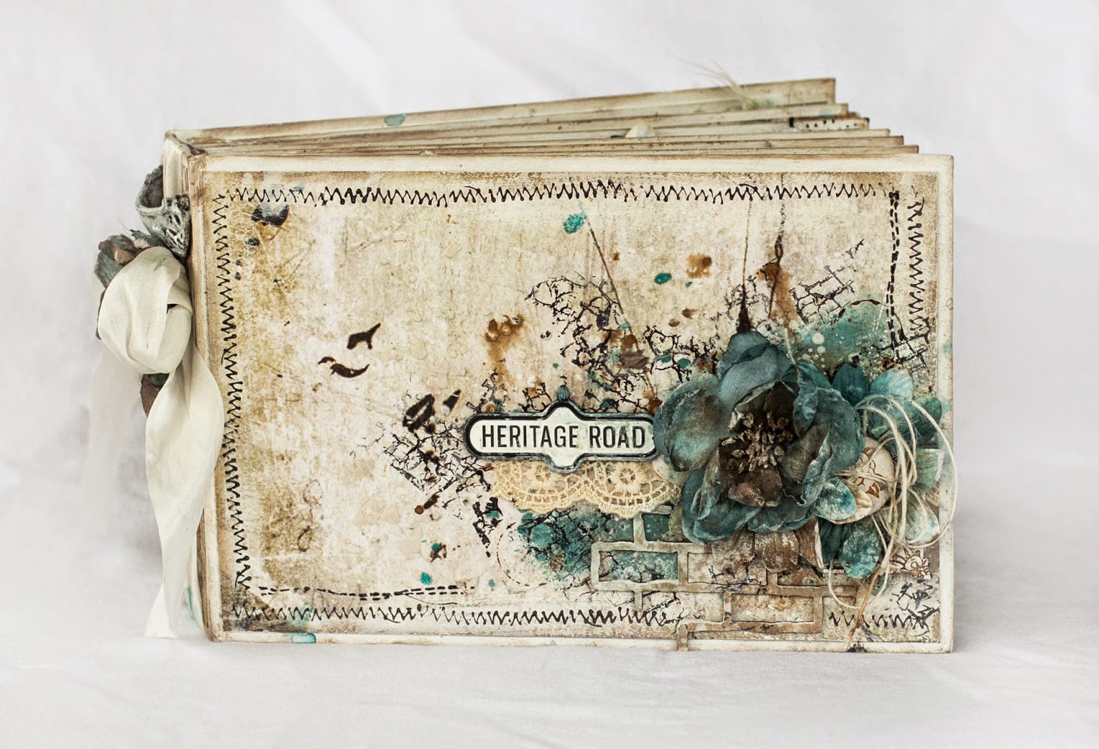 Tiffanys Paper Designs: Heritage album.