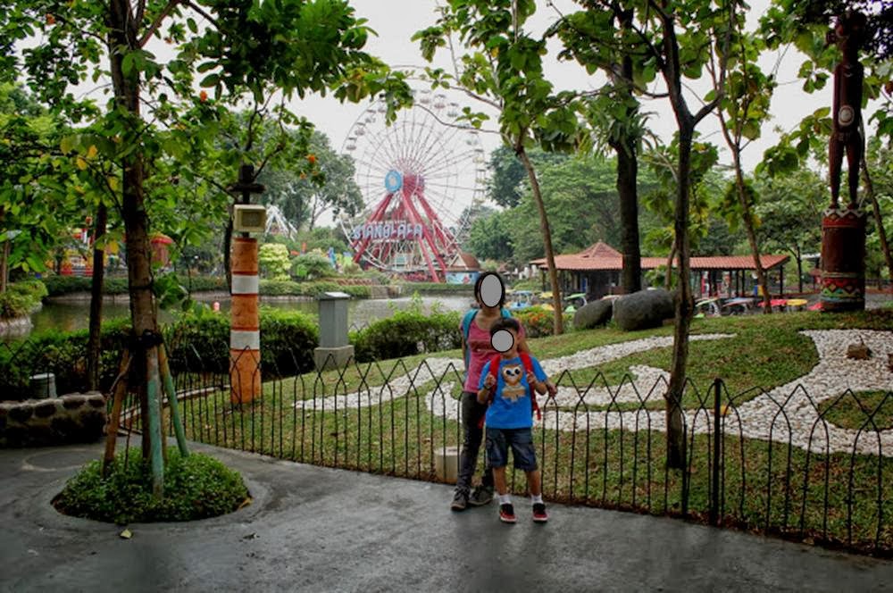 Stay, Stray, Play and Feast: Dufan is Fun; Jakarta, Indonesia Series 4